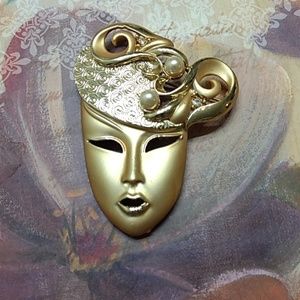 Jewelry | Vintage Lady Pin | Poshmark